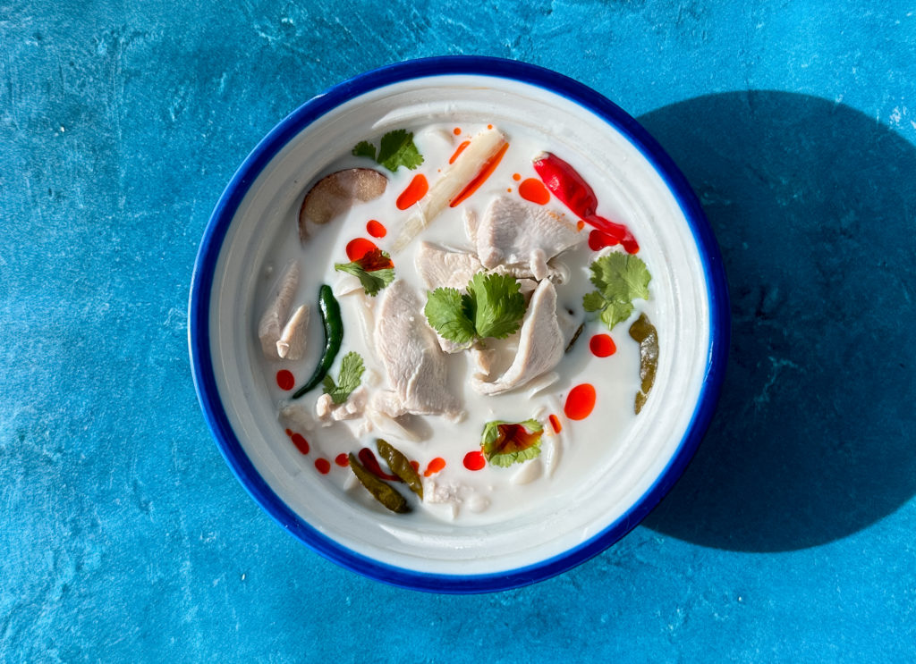 Tom Kha Gai (Thai Coconut Chicken Soup) – FreyaDish